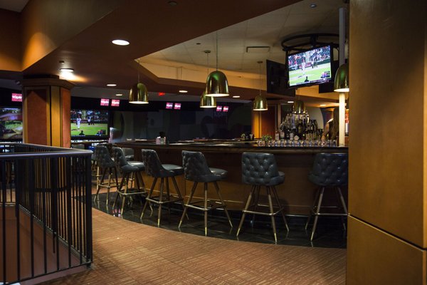 10PIN BOWLING LOUNGE - 134 Photos & 352 Reviews - Bowling - 330 N State ...