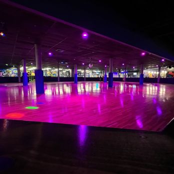 AR’S ENTERTAINMENT HUB - Updated December 2025 - 56 Photos & 28 Reviews ...