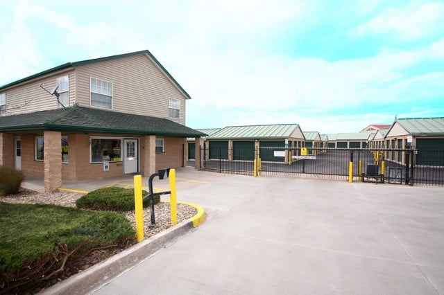 SECURCARE SELF STORAGE - Updated December 2024 - 15 Photos - 3420 E ...