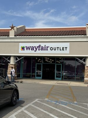 WAYFAIR OUTLET - Updated November 2025 - 4015 I-35, San Marcos, Texas ...
