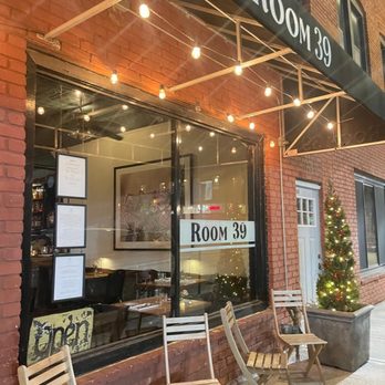 ROOM 39 - Updated October 2025 - 476 Photos & 496 Reviews - 1719 W 39th ...
