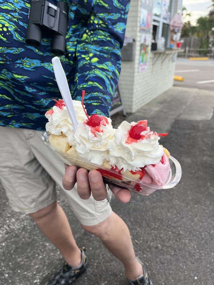 LIGHTHOUSE ICE CREAM - Updated June 2024 - 37 Photos & 33 Reviews ...