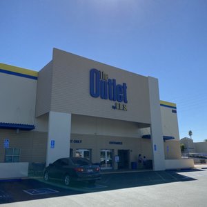 THE OUTLET BY ELS - 135 Photos & 187 Reviews - Discount Store - 880 S ...