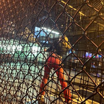 SLUGGERS WORLD CLASS SPORTS BAR - Updated December 2024 - 198 Photos ...