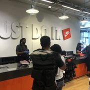 NIKE FACTORY STORE - 20 Photos & 17 Reviews - 697 Broad St, Newark, NJ ...