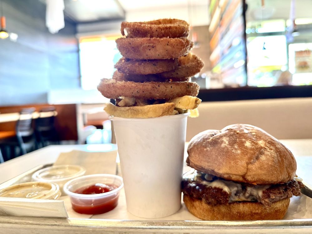 BURGER LOUNGE - Updated July 2025 - 429 Photos & 351 Reviews - 16490 ...