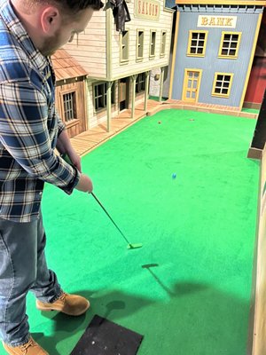 UNDERGROUND MINI GOLF - Updated December 2024 - 104 Photos & 86 Reviews ...