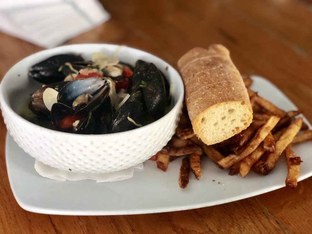 THE DELACHAISE - 358 Photos & 428 Reviews - 3442 St Charles Ave, New ...