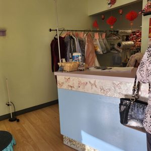 ANNA’S ALTERATIONS - Updated July 2025 - 49 Reviews - 8324 Pineville ...