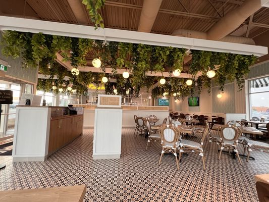 PUR & SIMPLE - Updated December 2025 - 18 Photos - 7694 Hurontario ...