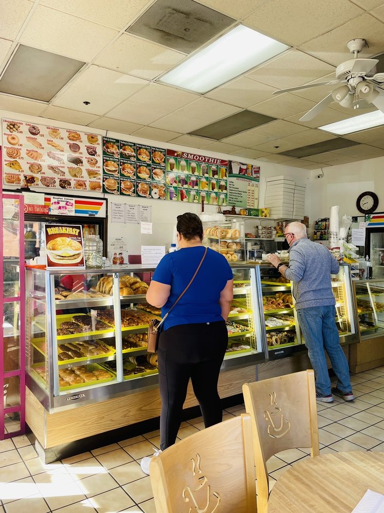 SWISS DONUT - Updated October 2025 - 158 Photos & 203 Reviews - 555 S ...