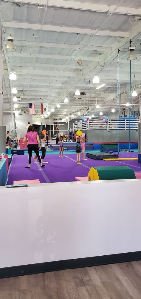 ULTIMATE SPORTS CONNECTION - Updated May 2025 - 25 Photos & 20 Reviews ...