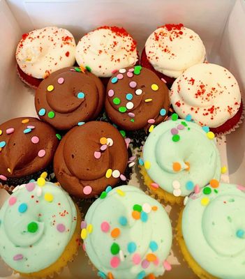 SUSIECAKES - LAUREL VILLAGE - Updated January 2026 - 288 Photos & 148 ...