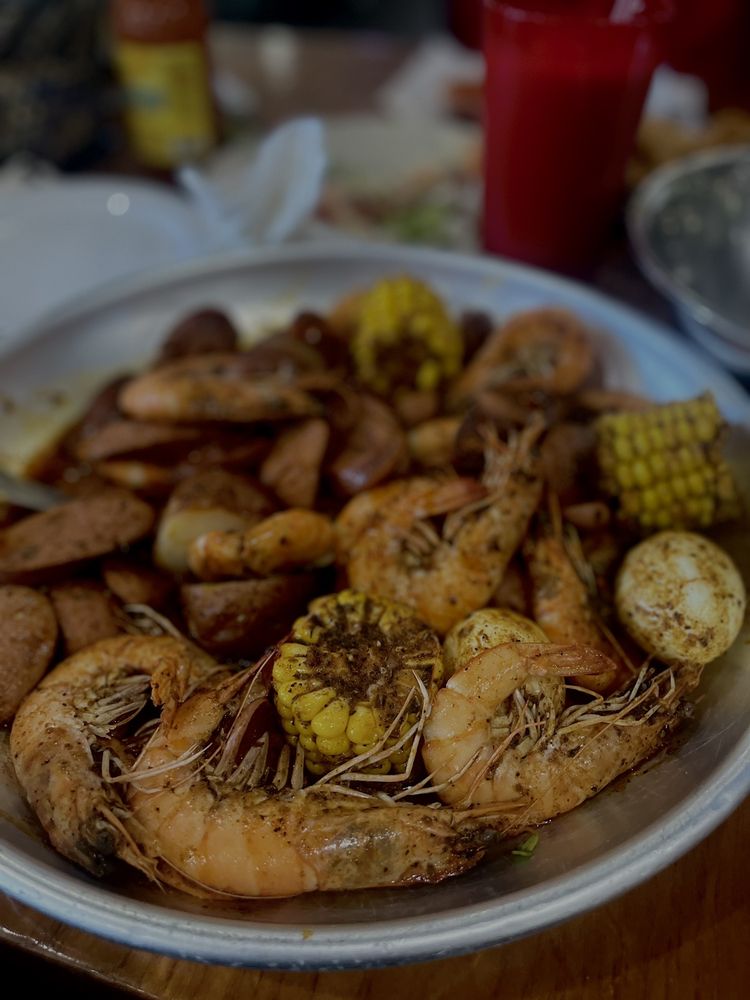 FISH N TAILS OYSTER BAR - Updated October 2025 - 161 Photos & 108 ...