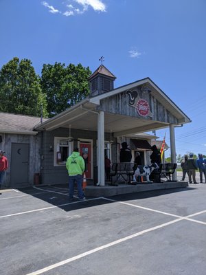 BURGIN DAIRY BARN - Updated May 2024 - 25 Photos & 17 Reviews - 500 ...