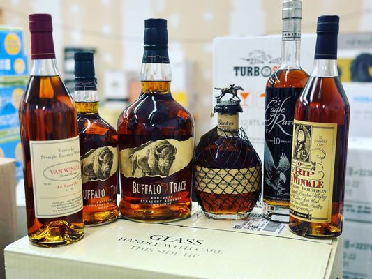 RED OAKS MILL WINE AND LIQUOR - Updated December 2025 - 40 Vassar Rd ...