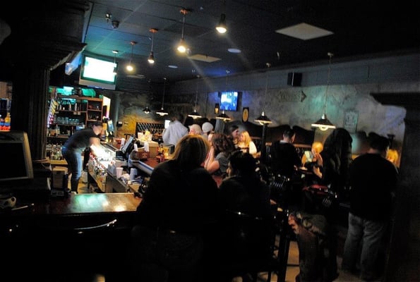 TAPPER’S PUB - Updated October 2025 - 26 Photos & 24 Reviews - 877 E ...