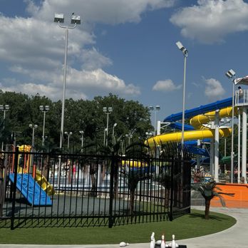 SPLASH ISLAND - Updated October 2025 - 39 Photos & 37 Reviews - 651 ...