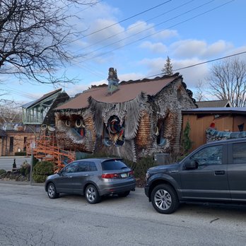 HYDE PARK MUSHROOM HOUSE - Updated August 2025 - 72 Photos & 18 Reviews ...