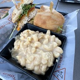 MARKER 24 RIVERFRONT GRILLE - Updated July 2025 - 98 Photos & 86 ...