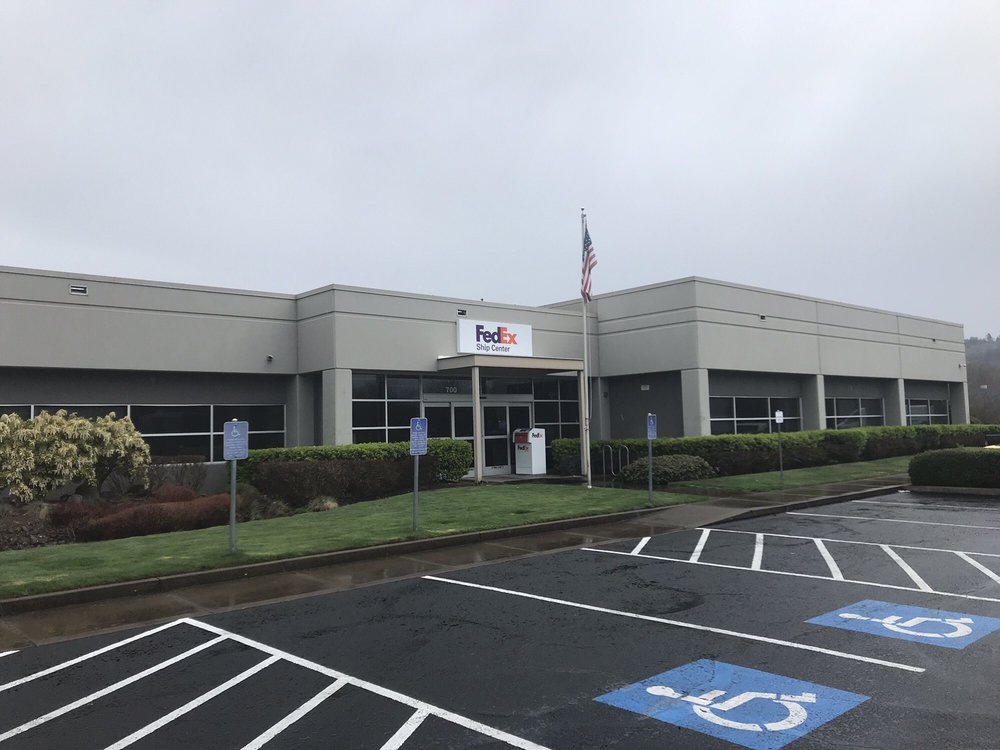 FEDEX SHIP CENTER - Updated May 2025 - 700 International Way ...