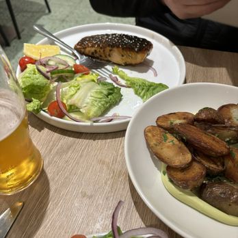 TAILEND RESTAURANT AND FISH BAR - Updated August 2025 - 101 Photos & 89 ...