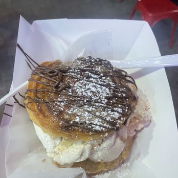 SCOOPS ICE CREAM & MILKSHAKE BAR - Updated May 2025 - 77 Photos & 41 ...