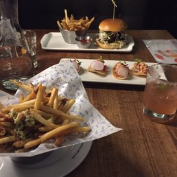 EARLS KITCHEN + BAR - Updated January 2026 - 239 Photos & 239 Reviews ...