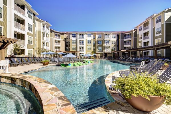 160 ROSS - Updated October 2025 - 69 Photos & 11 Reviews - 160 N Ross ...