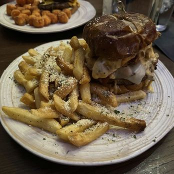 COWBELL BURGER & WHISKEY BAR - Updated October 2025 - 827 Photos & 893 ...