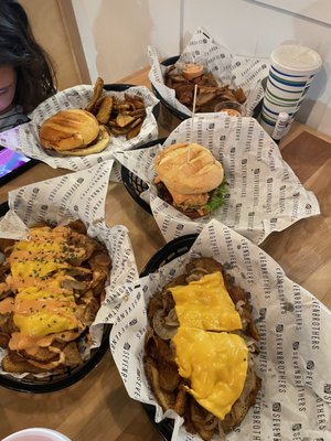 SEVEN BROTHERS BURGERS - Updated May 2024 - 131 Photos & 174 Reviews ...