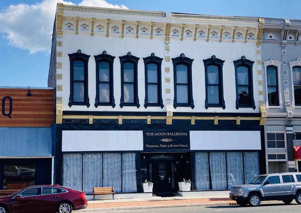 THE MOON BALLROOM - Updated April 2025 - 105 E National Ave, Brazil ...