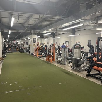 LIGHTNING FITNESS - Updated December 2025 - 259 Sullivan Ave, South ...