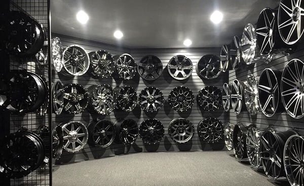 NO LIMIT - Updated December 2025 - 27 Photos & 34 Reviews - 6503 Belair ...