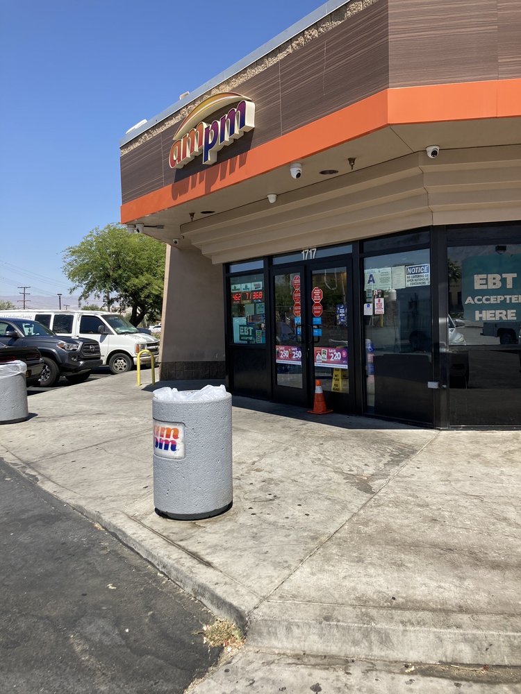ARCO AM-PM - Updated December 2025 - 17 Photos & 30 Reviews - 1717 E ...