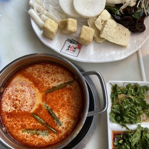 URBAN HOT POT - 250 Photos & 197 Reviews - 10100 Twin Rivers Rd ...