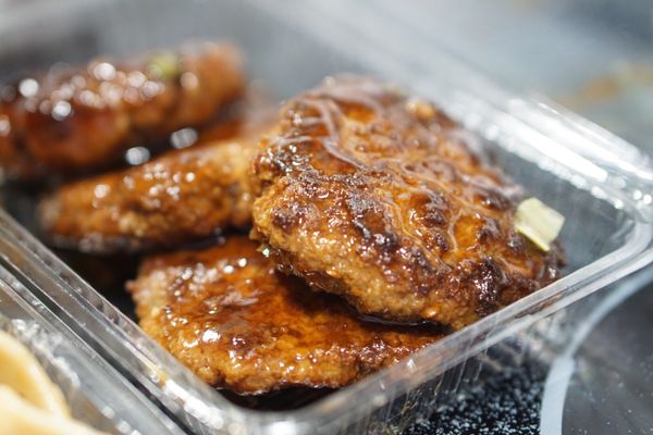 MITSU-KEN OKAZU AND CATERING - 2300 North King St, Honolulu, Hawaii ...