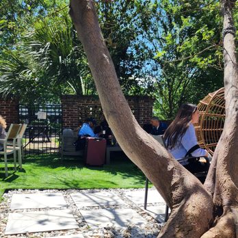 HIDDEN GROUNDS COFFEE - Updated November 2024 - 196 Photos & 67 Reviews ...