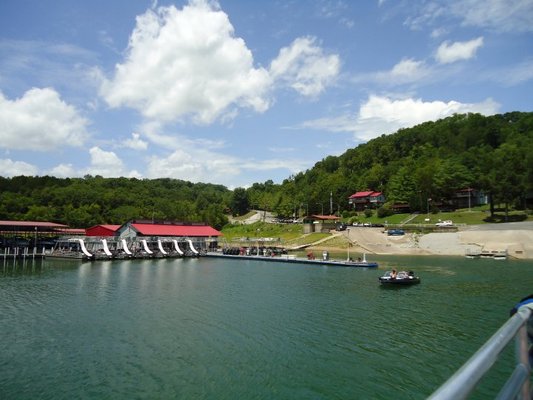 CENTER HILL MARINA & YACHT CLUB - Updated October 2025 - 450 Cove ...