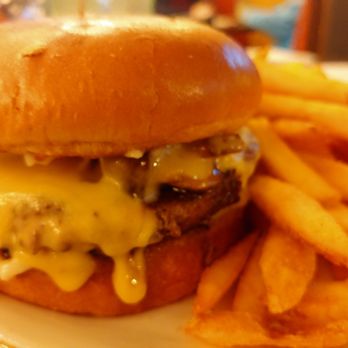 HOPS HOUSE - Updated September 2025 - 74 Photos & 67 Reviews - 777 NW ...