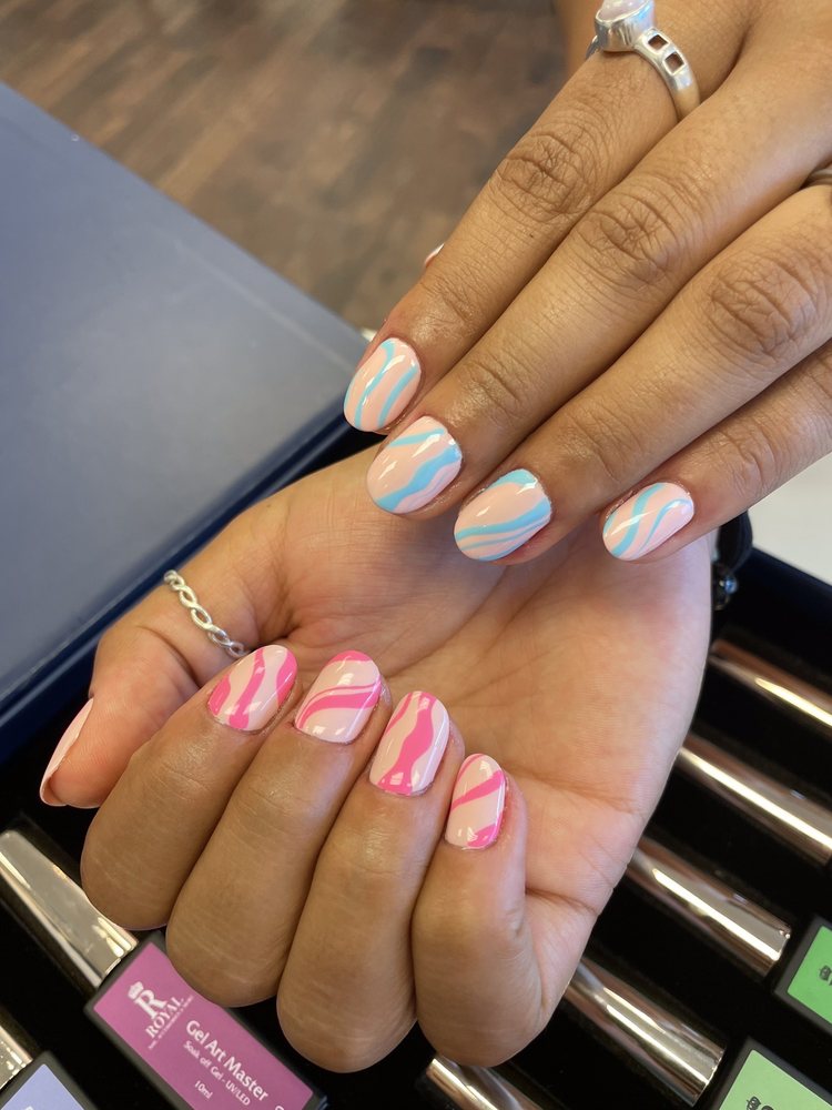 N.5 NAIL BAR - Updated November 2024 - 16 Photos - 2556 N Maize Rd ...