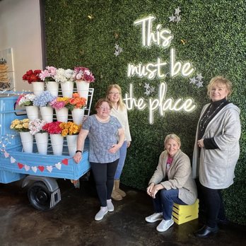 THE RAVEN 96 - Updated November 2024 - 36 Photos & 31 Reviews - 669 N ...