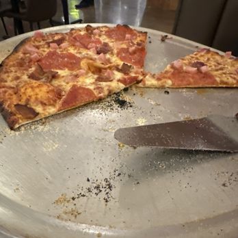 BRICKHOUSE PIZZA & TAPROOM - Updated July 2024 - 23 Photos & 31 Reviews ...