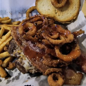 WAYLAND HOTEL & BAR - Updated November 2025 - 30 Photos & 39 Reviews ...