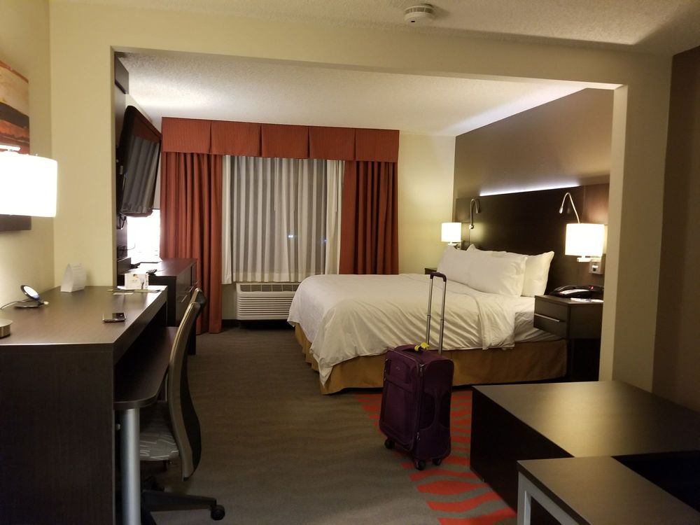 HOLIDAY INN EXPRESS PORTLAND WEST/HILLSBORO - Updated November 2025 ...