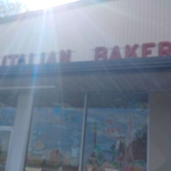DELUXE ITALIAN BAKERY - Updated September 2024 - 50 Photos & 73 Reviews ...
