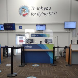 CHARLES M SCHULZ - SONOMA COUNTY AIRPORT - 176 Photos & 180 Reviews ...