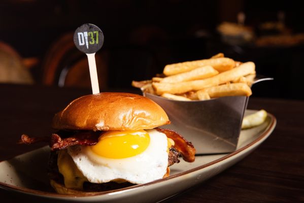 DISTRICT 37 KITCHEN & TAPHOUSE - Updated November 2025 - 250 Photos ...