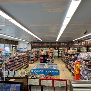 M & W MARKETS - Updated February 2025 - 900 SW 23rd St, Redmond, Oregon ...