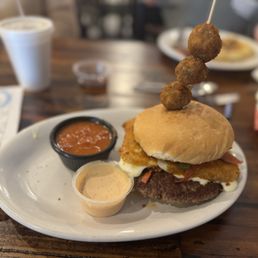 MAPLE LEAF DINER - Updated January 2026 - 5250 Photos & 4063 Reviews ...